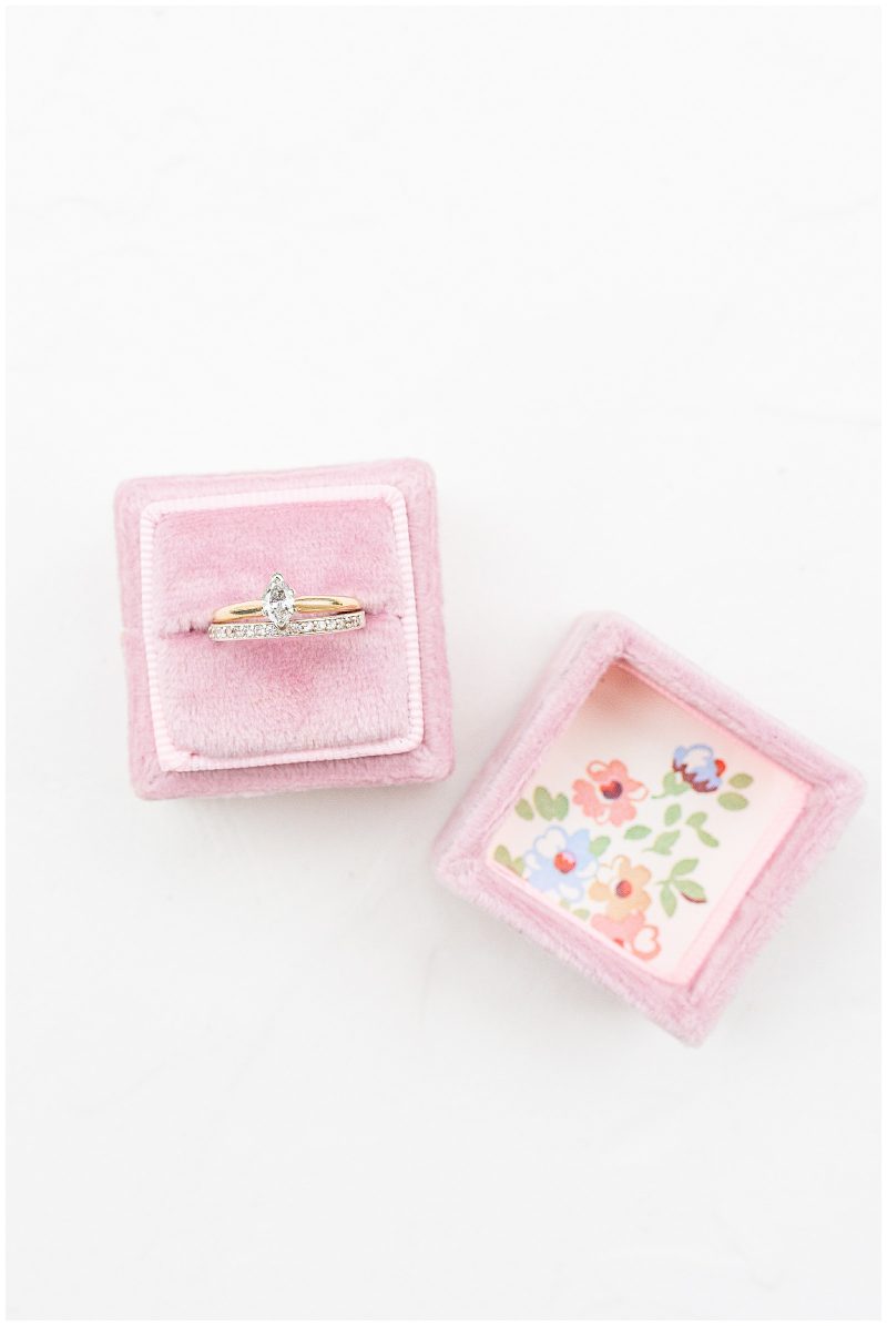 How to customize a velvet ring box - Sthefanie Carriker Photography